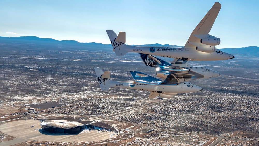 Virgin Galactic ya tiene su avión cohete en Nuevo México